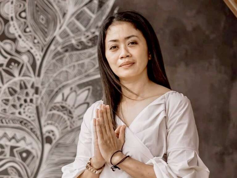 Accomplished Yoga Gurus At Bali Yoga School - Yoga Retreat in Bali ...